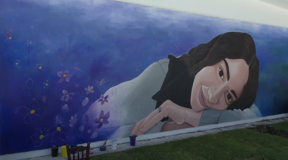 VÍDEO: Rinden homenaje a Diana Raygoza en Derecho de la UAN con un mural