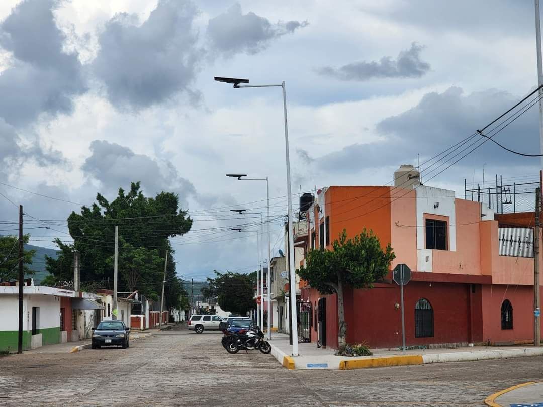 Gobierno del estado pone bella a la colonia Gobernadores