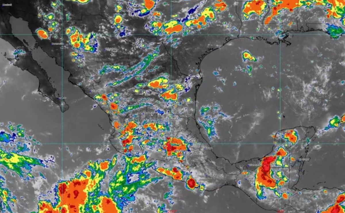 Nayarit bajo intensas lluvias: monzón y onda tropical activan alerta climática